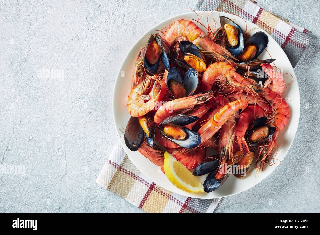 Mix seafood hi-res stock photography and images - Alamy