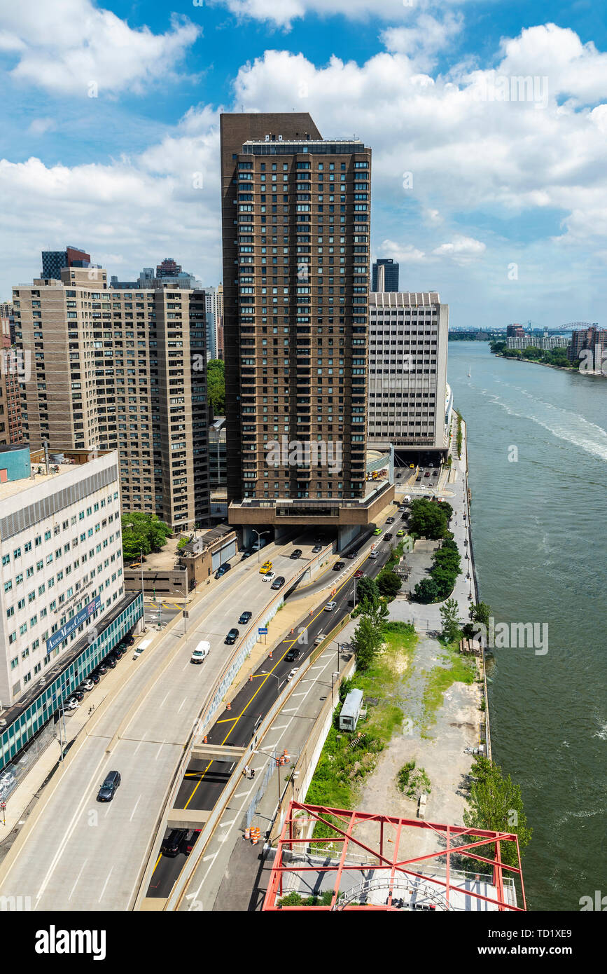 Upper east side and skyline hi-res stock photography and images - Alamy