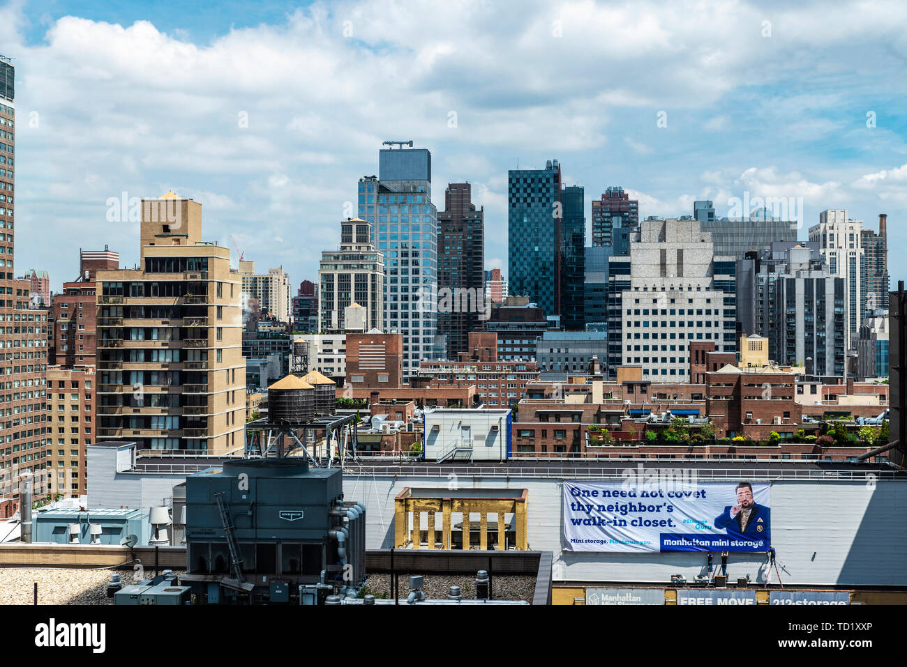 Rooftop manhattan hi-res stock photography and images - Alamy