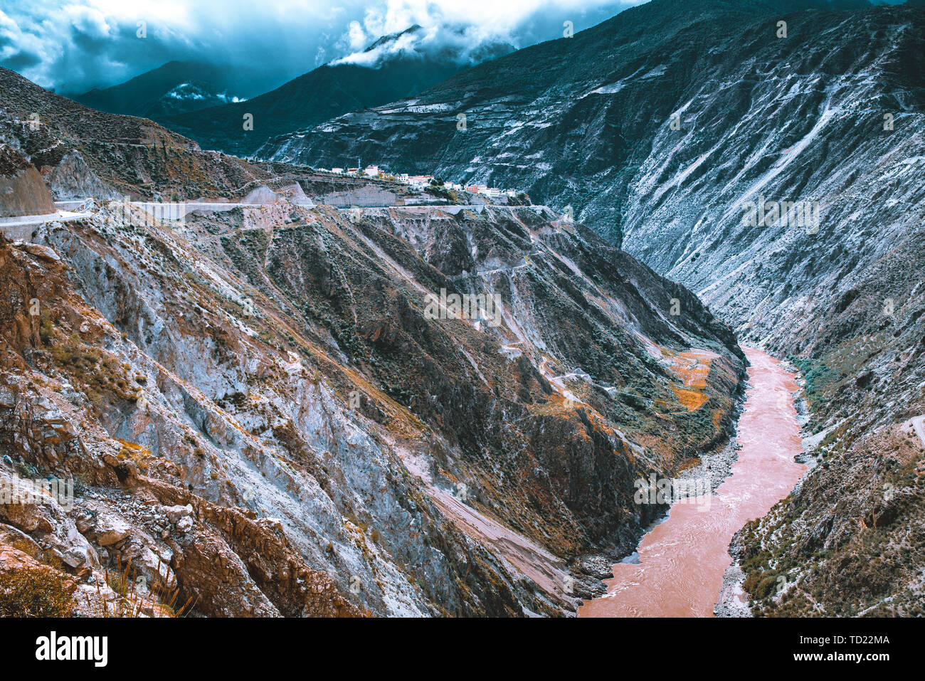 Lancang river hi-res stock photography and images - Alamy