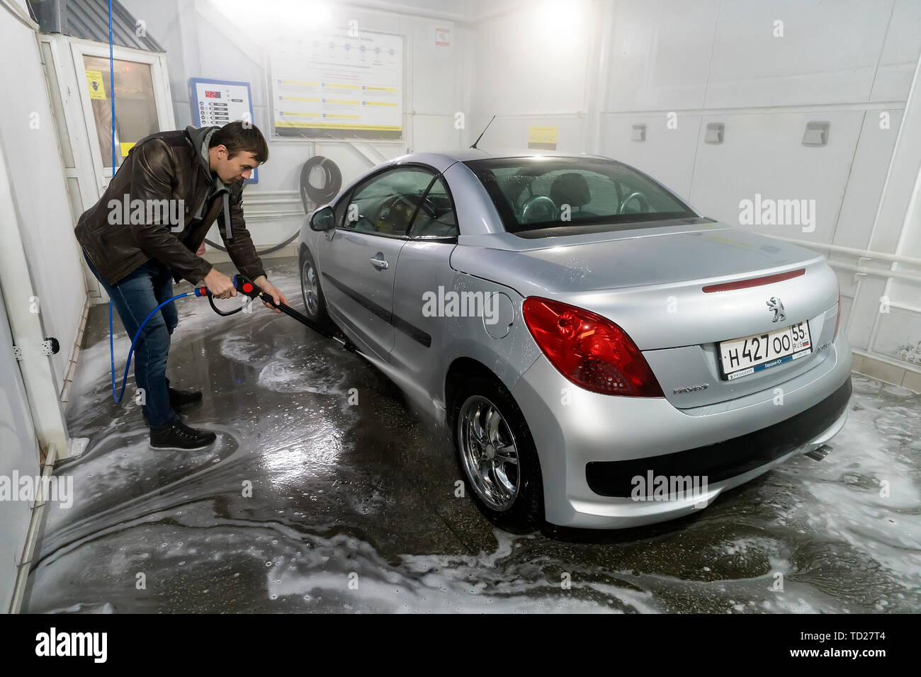 Hand wash station hi-res stock photography and images - Alamy