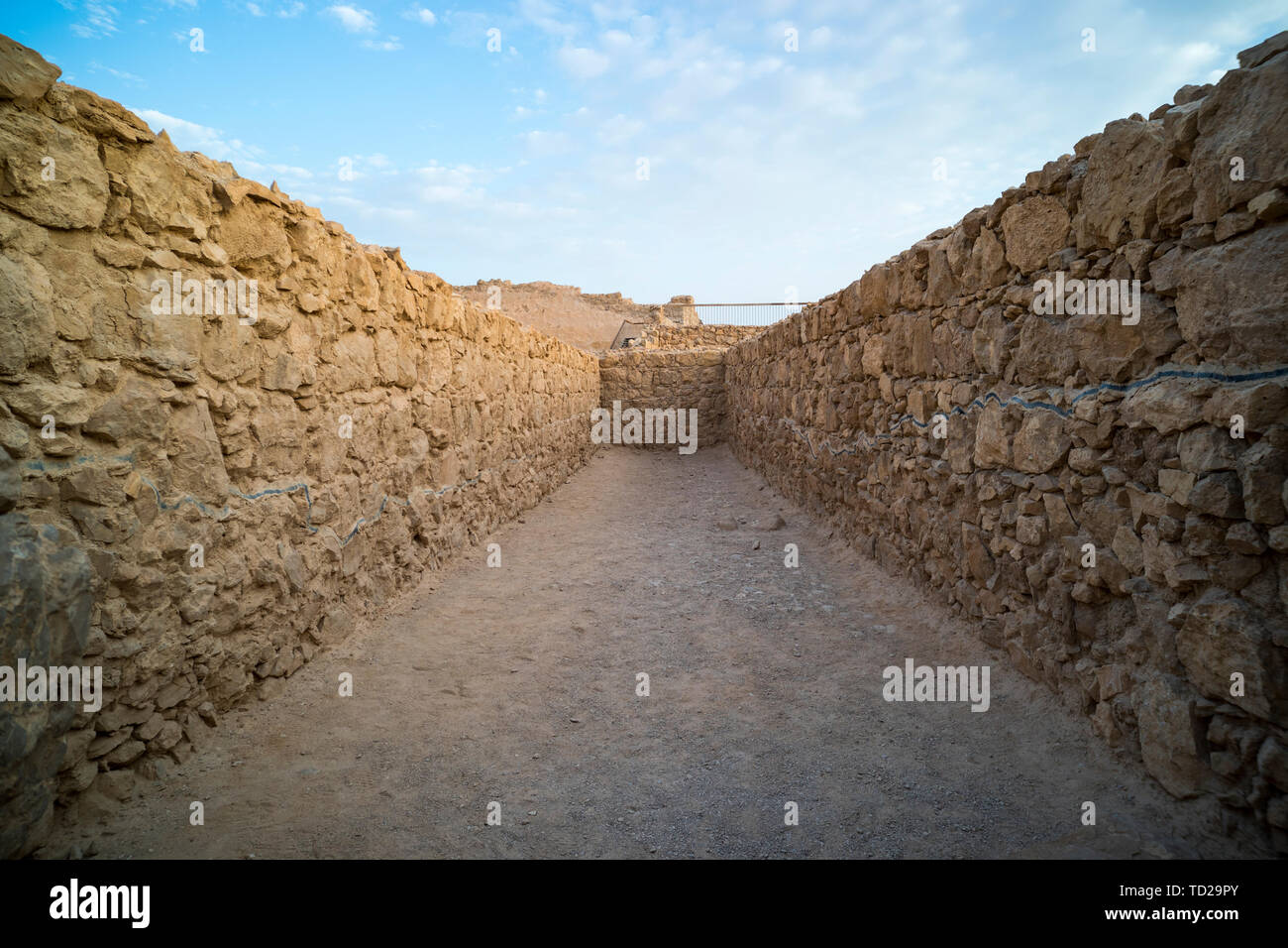 Open air architecture hi-res stock photography and images - Alamy