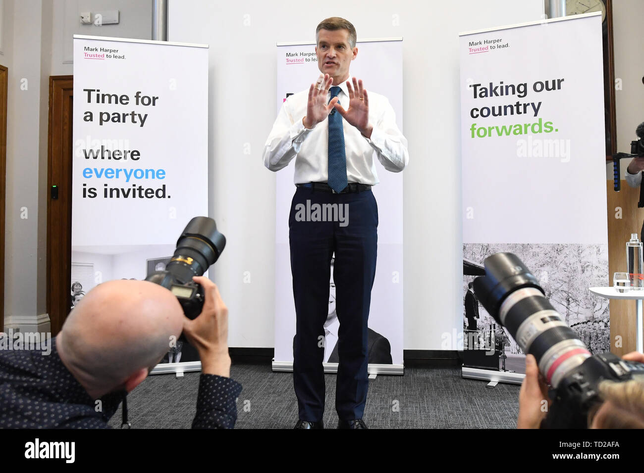 Mark harper launches hi-res stock photography and images - Alamy