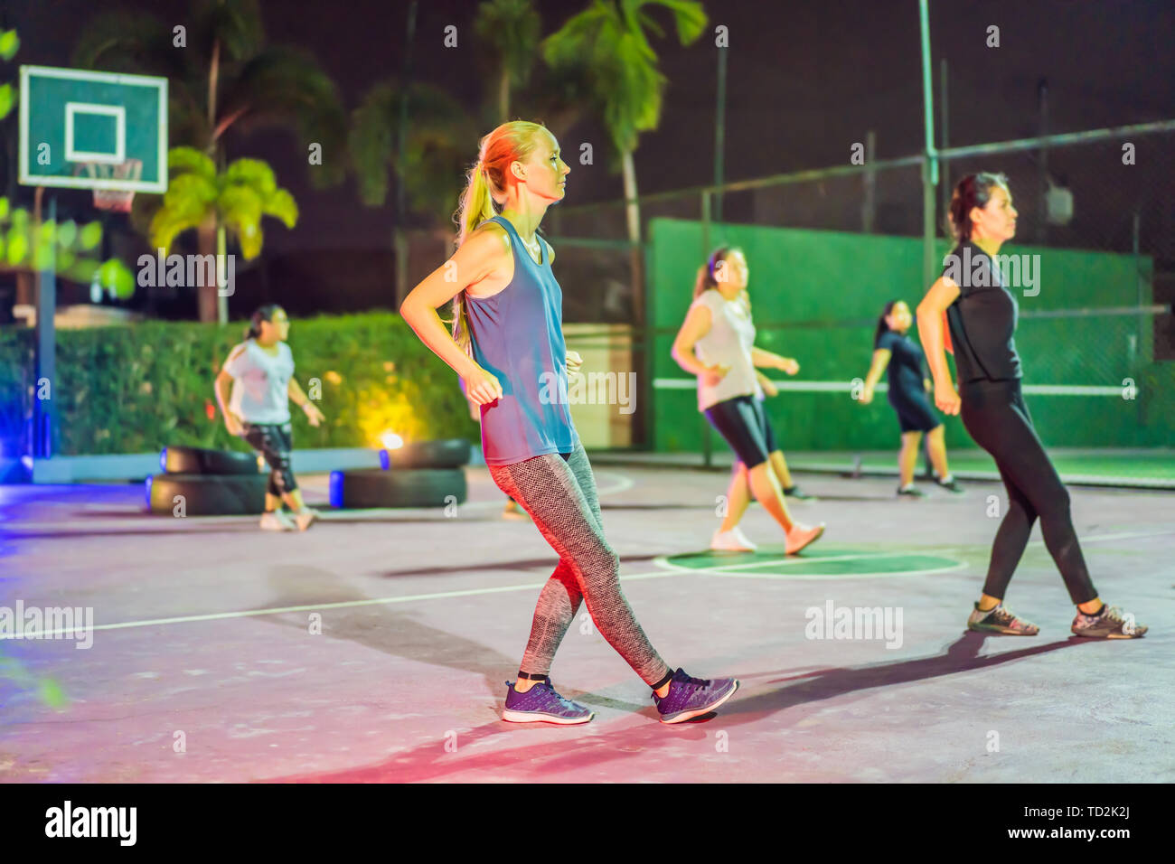 Coach girl basketball team hi-res stock photography and images - Alamy
