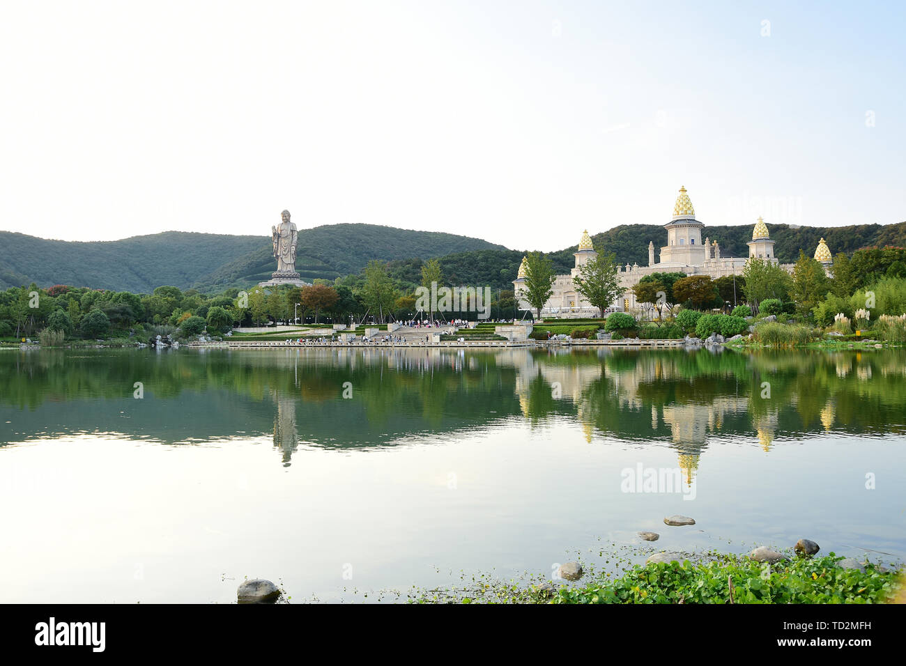 Lingshan Great Buddha Lingshan Sanskrit Palace Water Reflection Stock ...