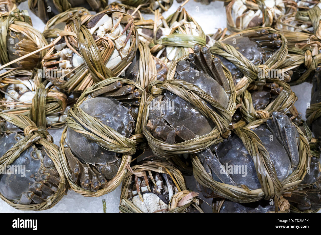 Chinese fluffy crabs hi-res stock photography and images - Alamy