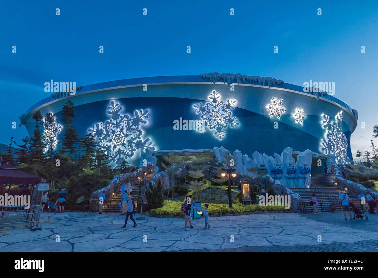 In addition to the eye-opening ocean world, there is also an exciting ...