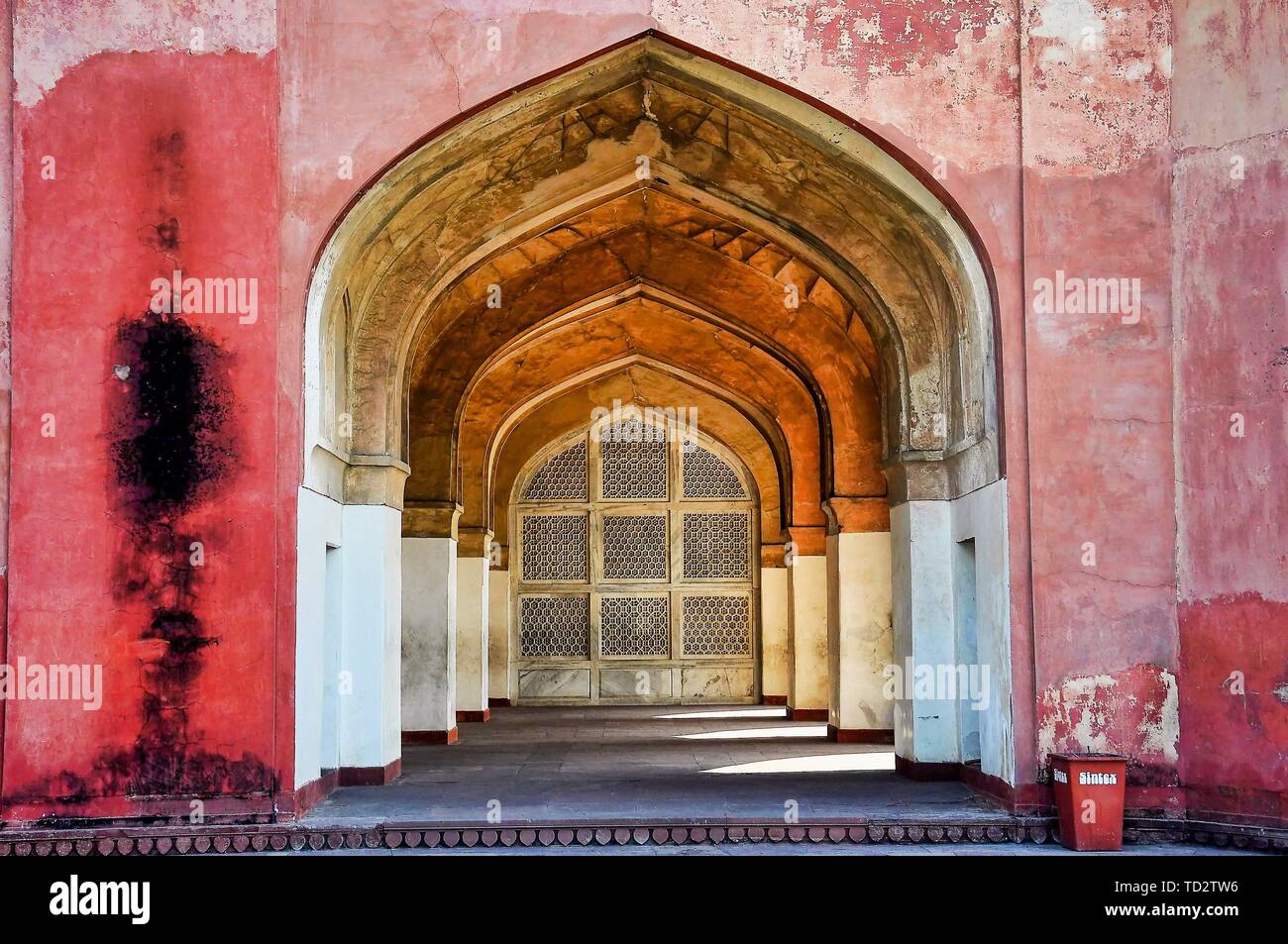 Tomb of Akbar the Great at Sikandra Fort in Agra, Uttar Pradesh, North ...