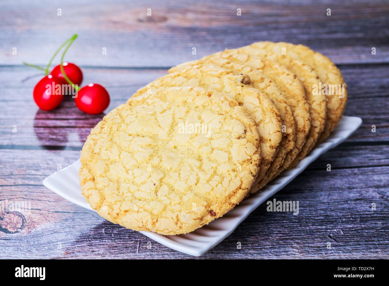 Peach crisps hi-res stock photography and images - Alamy