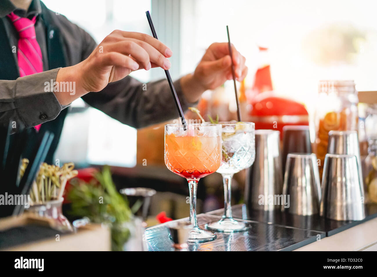 Bar tender mixing drink hi-res stock photography and images - Alamy