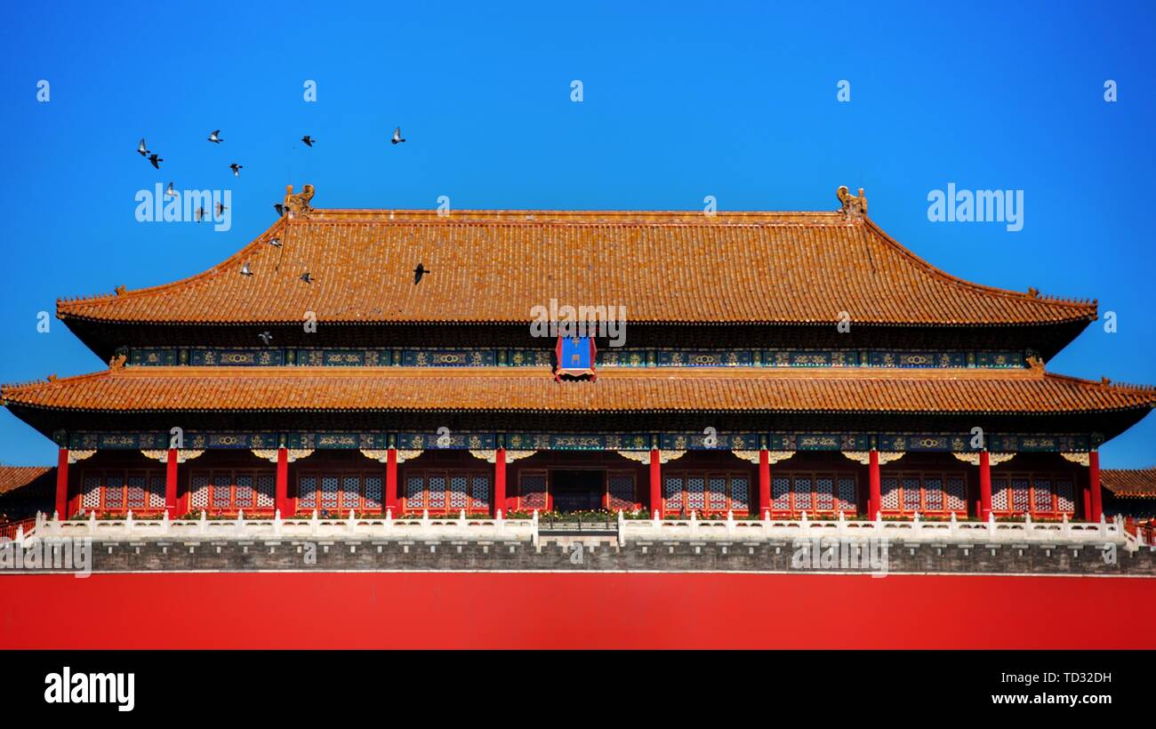 Traditional imperial palaces hi-res stock photography and images - Alamy