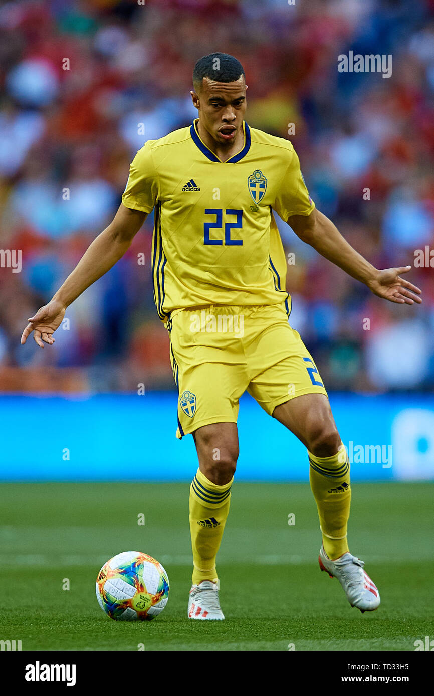 Robin quaison hi-res stock photography and images - Alamy