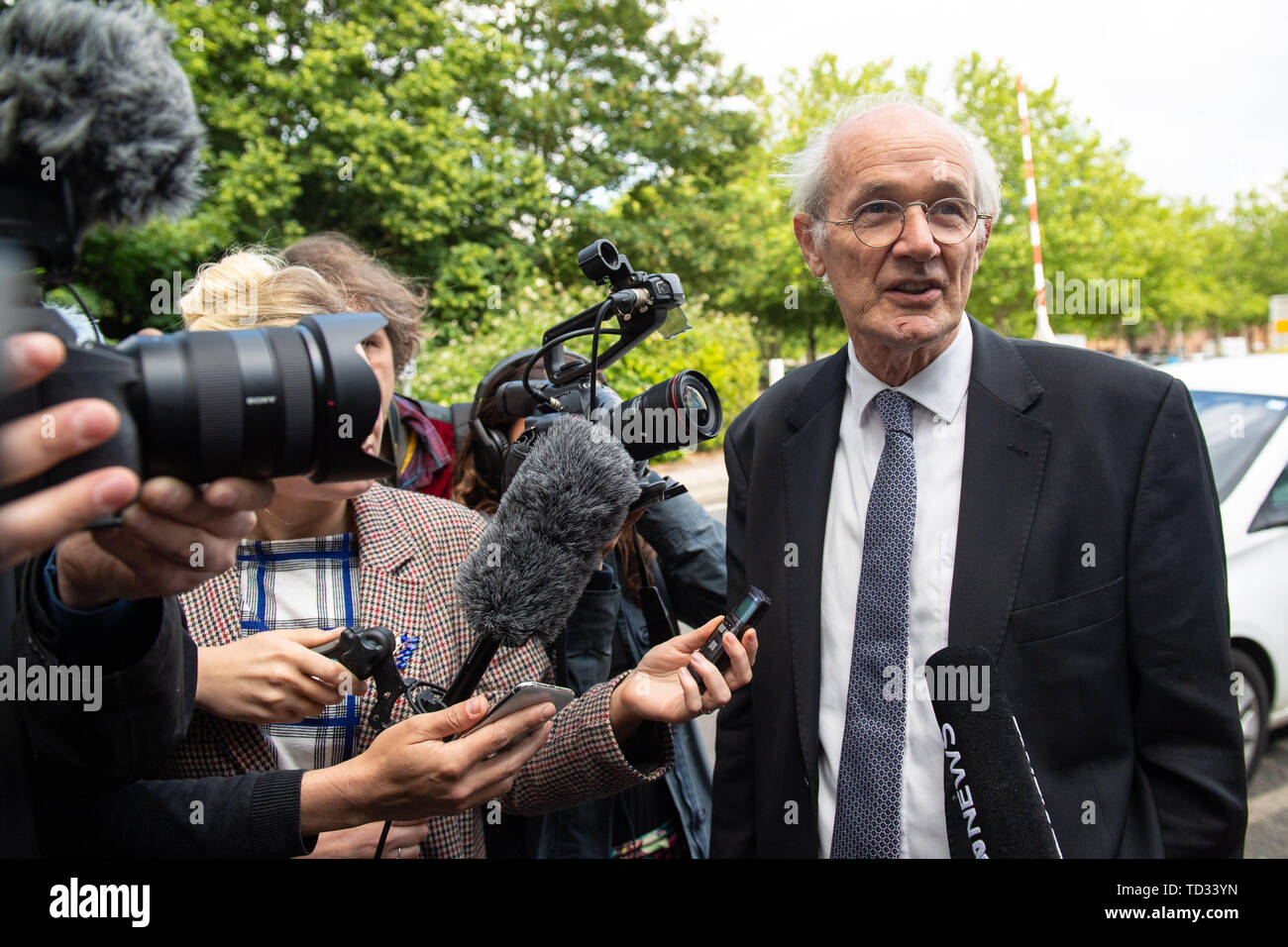 Visiting him hmp belmarsh hi-res stock photography and images - Alamy