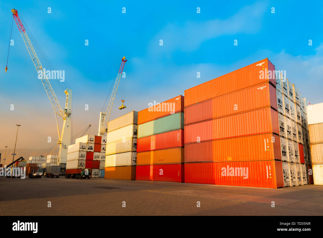 South american shipping containers hi-res stock photography and images ...