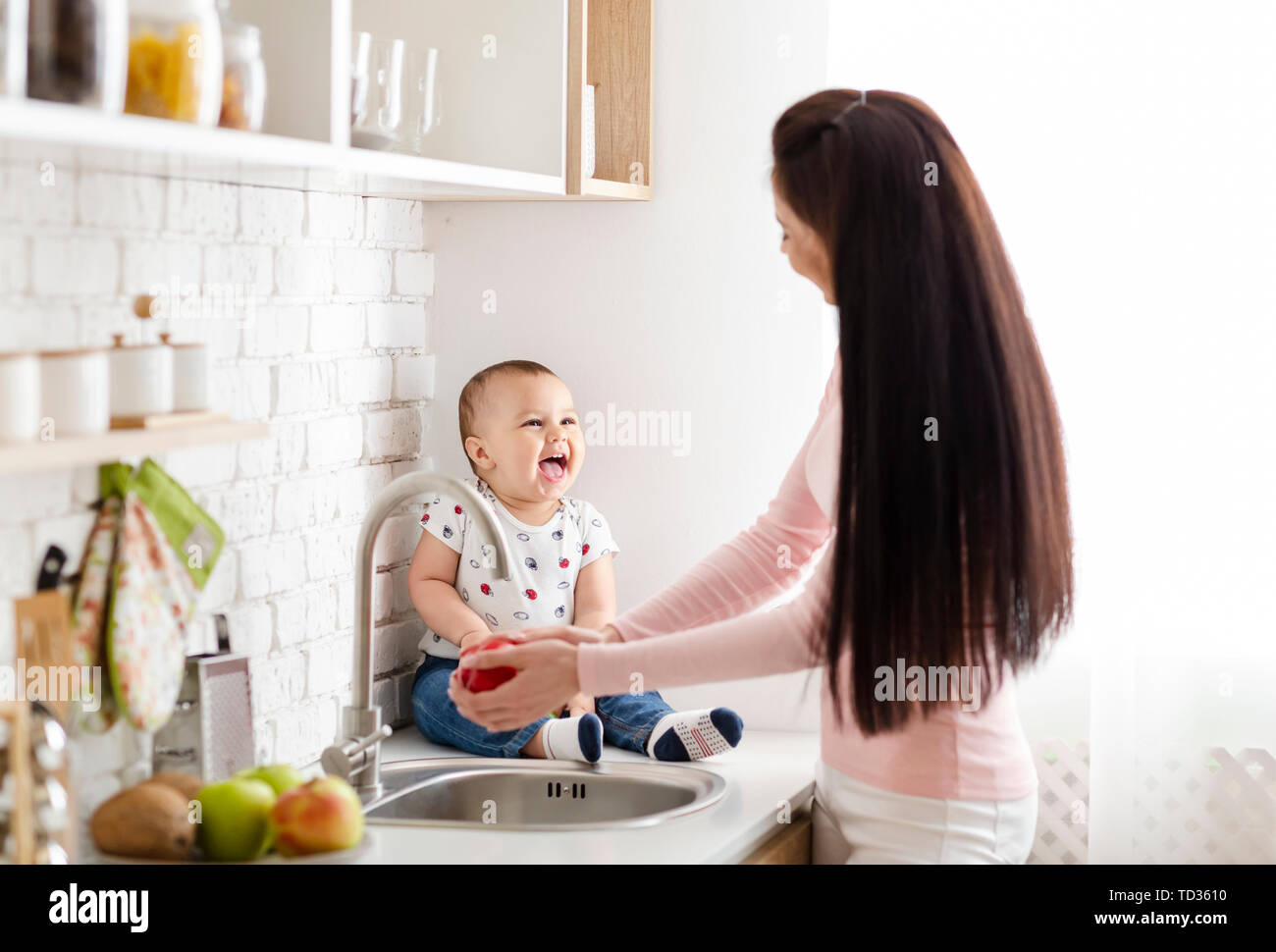 Child washing hi-res stock photography and images - Alamy