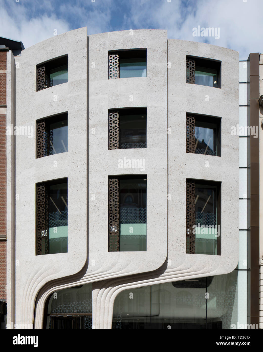 View of front facade. Qatar Airways Headquarters, London, United ...