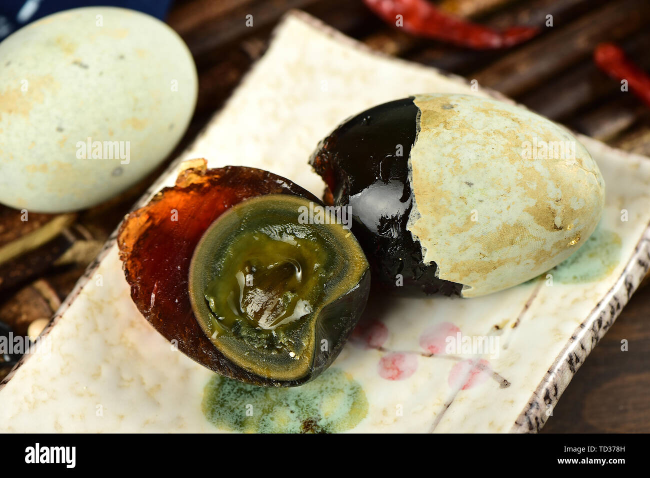 Peel eggs hi-res stock photography and images - Alamy