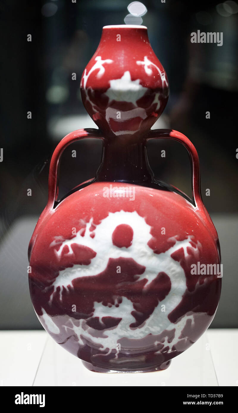 Tang Dynasty porcelain Stock Photo - Alamy