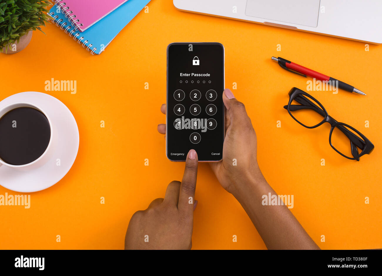 Login mobile interface hi-res stock photography and images - Alamy