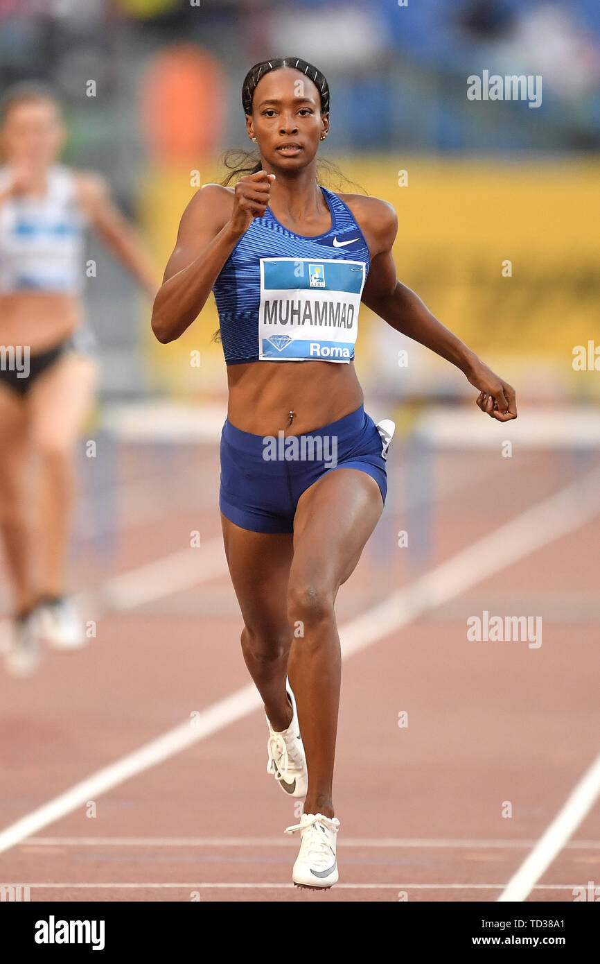 Dalilah Muhammad of United States competes to win in the women's 400m ...