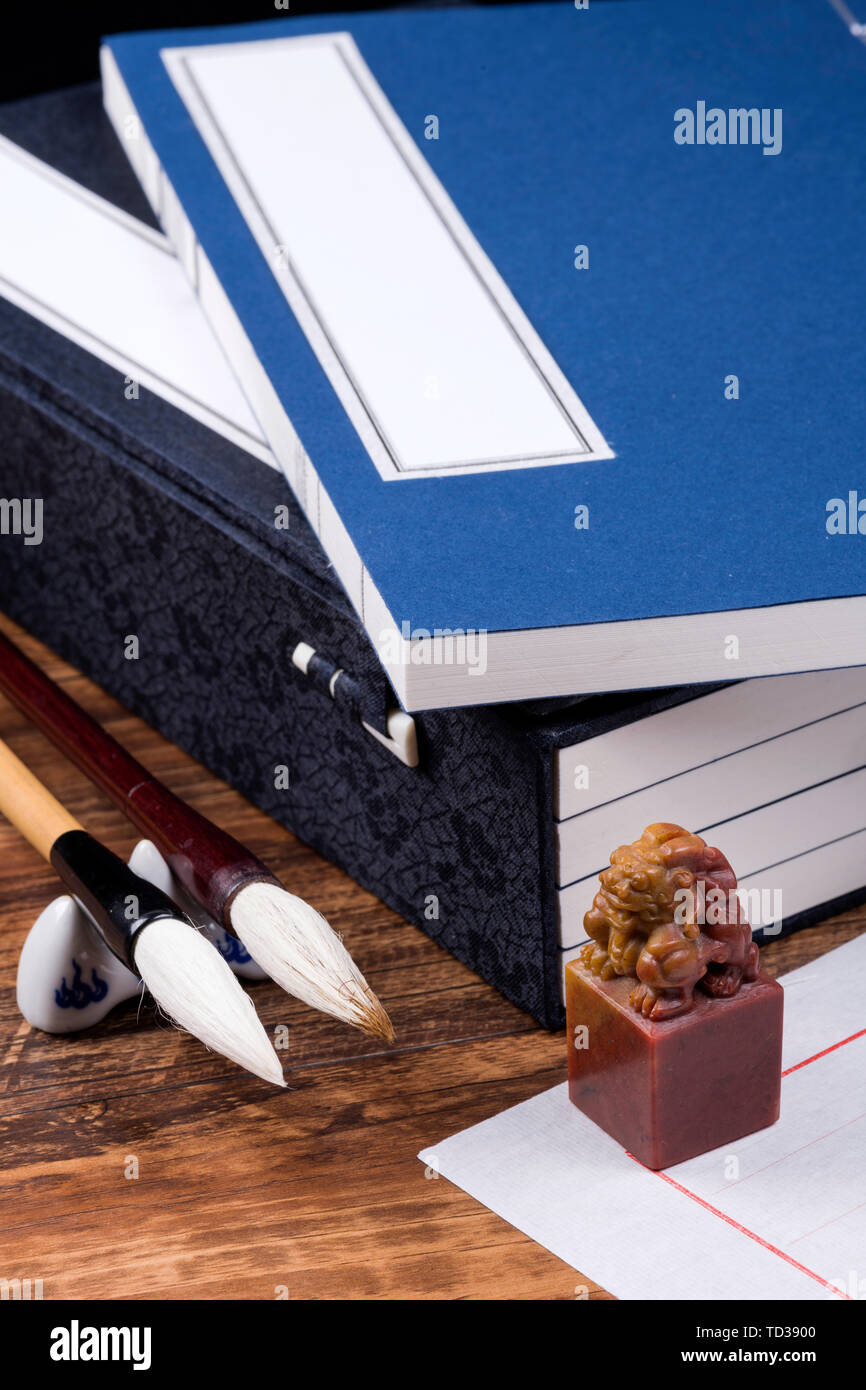 Rice paper books hi-res stock photography and images - Alamy