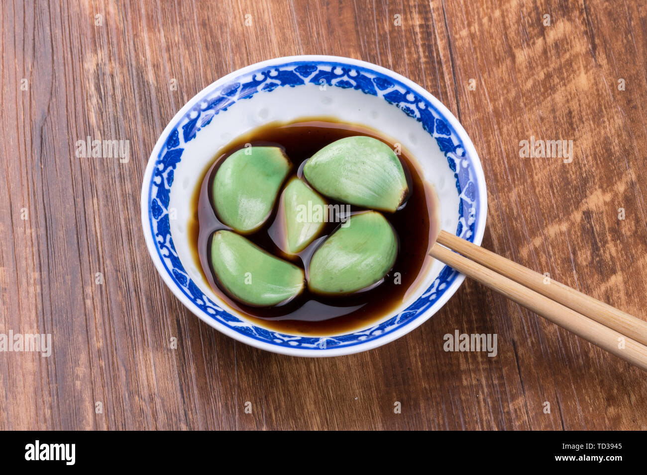 Garlic valves hi-res stock photography and images - Alamy