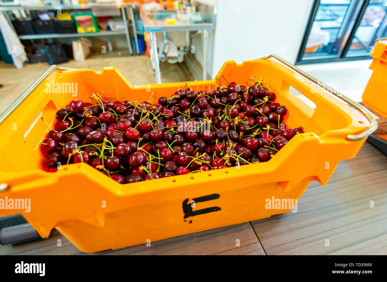 Vegetables storage hi-res stock photography and images - Alamy