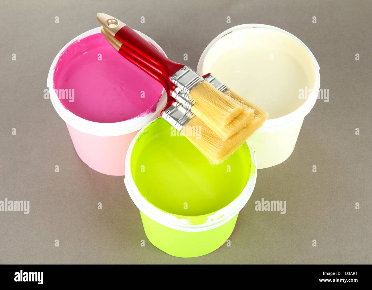 Pot Of Grey Paint Stock Photos & Pot Of Grey Paint Stock Images - Alamy