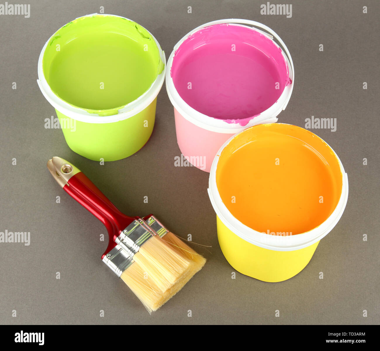 Pot of grey paint hi-res stock photography and images - Alamy