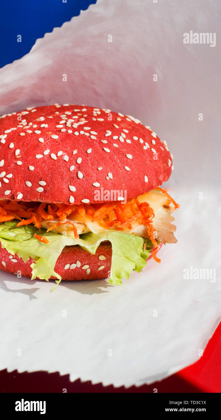 Classic beef burger in bun hi-res stock photography and images - Alamy