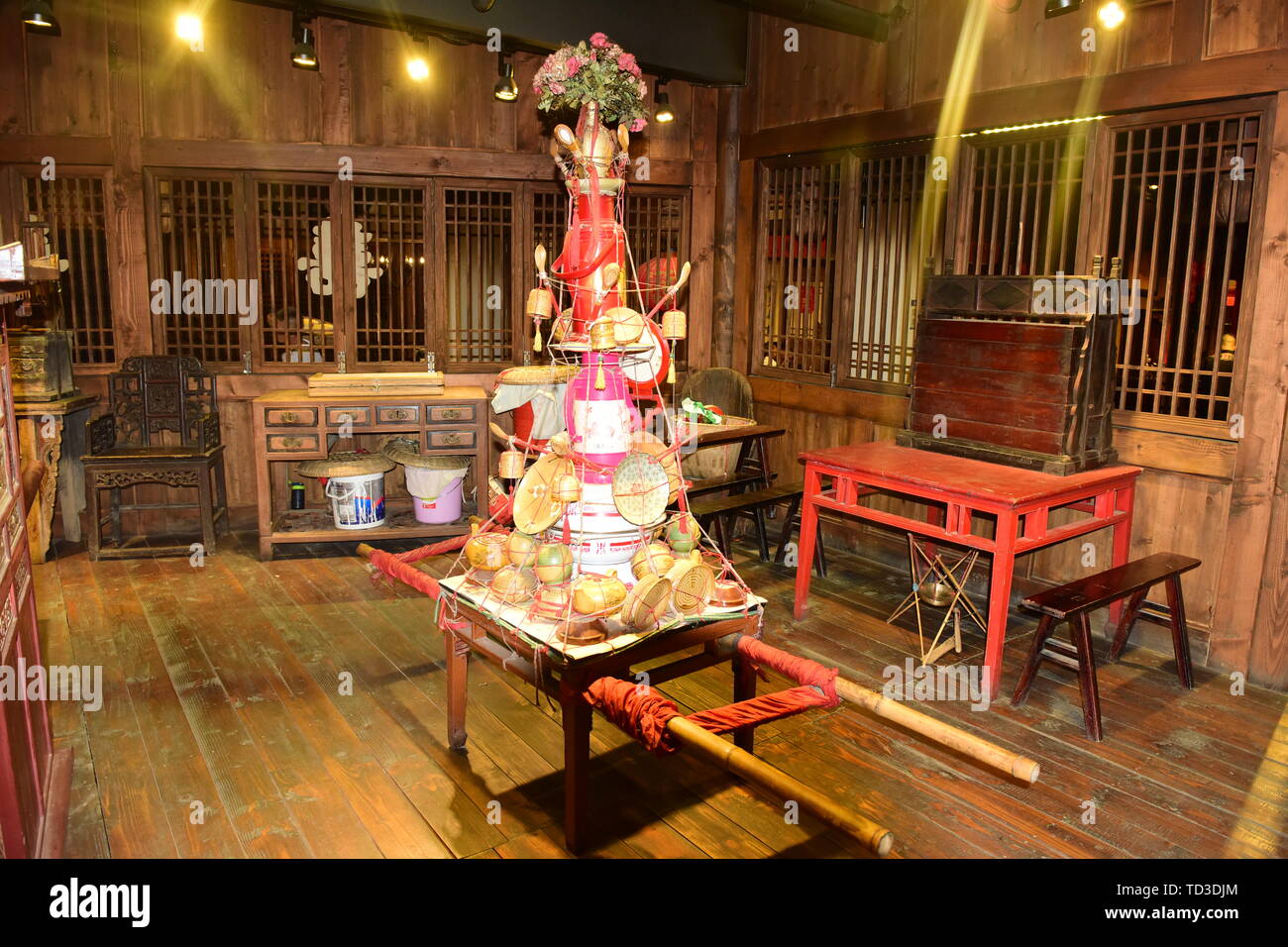 Traditional wedding custom of palanquin dowry Stock Photo - Alamy