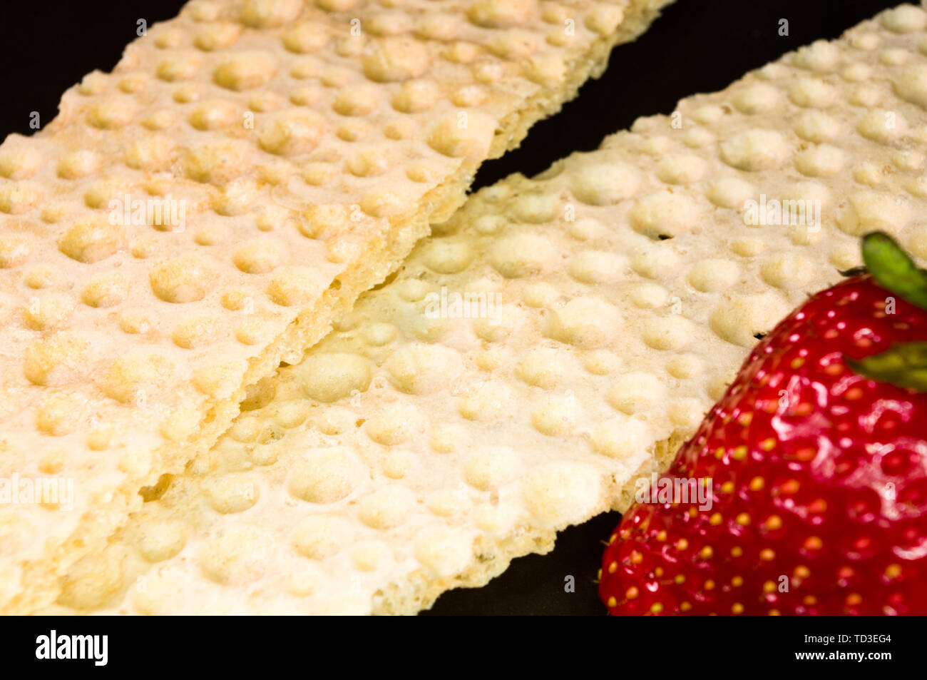 fresh strawberry and diabetic diet crunches - crispy waffle bread from ...