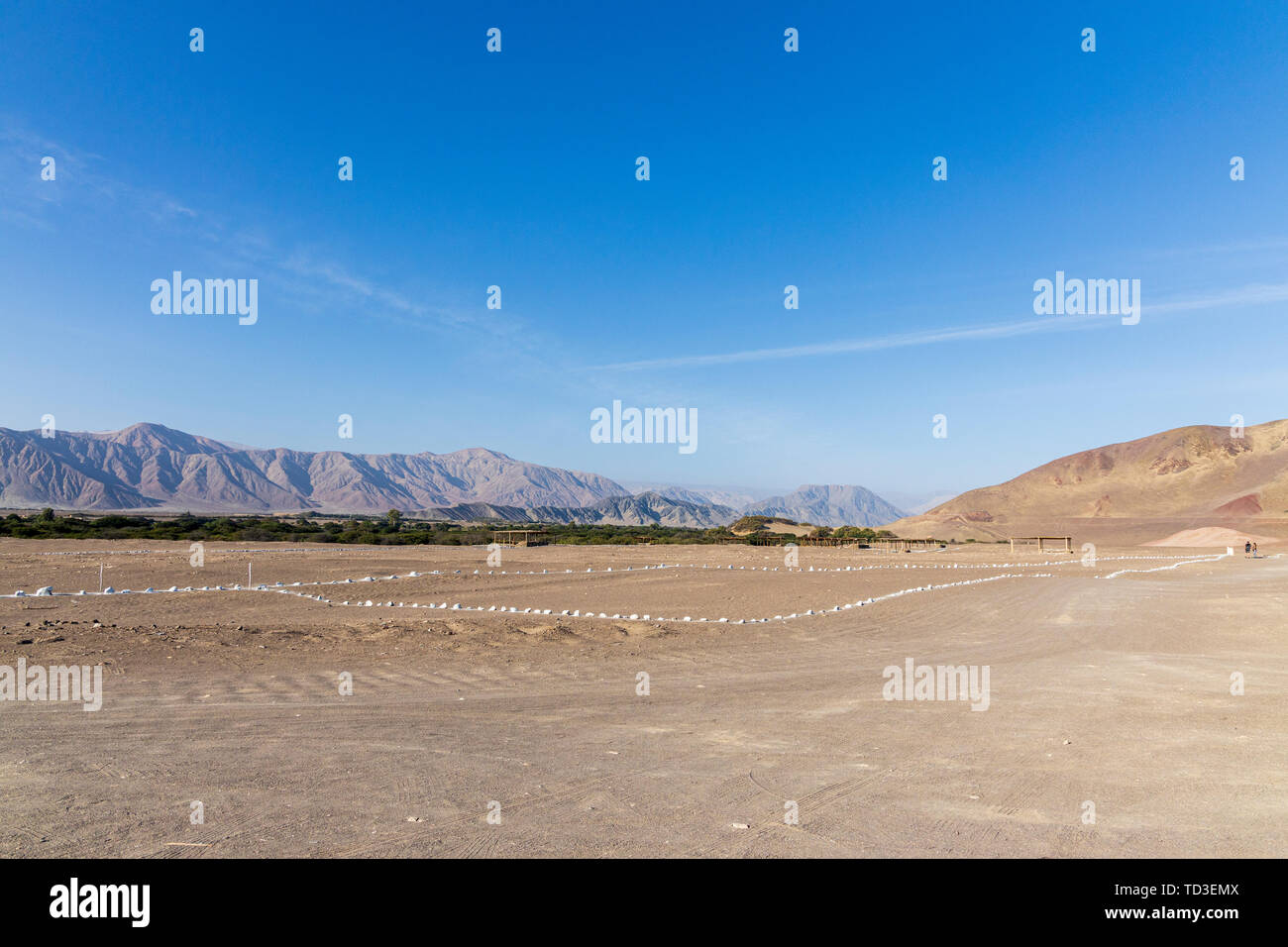 Nazca burial hi-res stock photography and images - Alamy