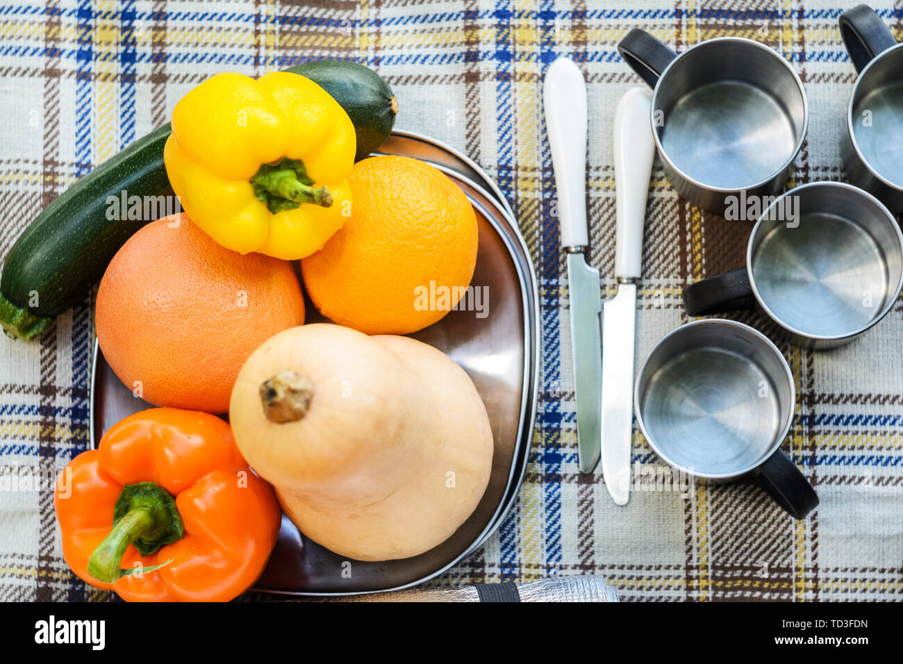 Hike picnic table hi-res stock photography and images - Alamy