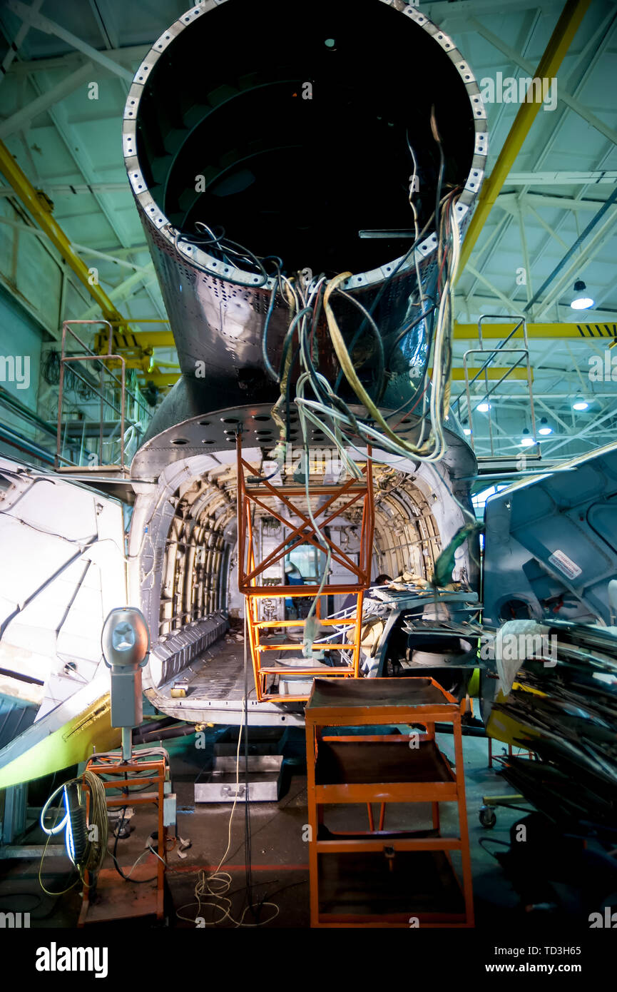 Aircraft maintenance units hi-res stock photography and images - Alamy