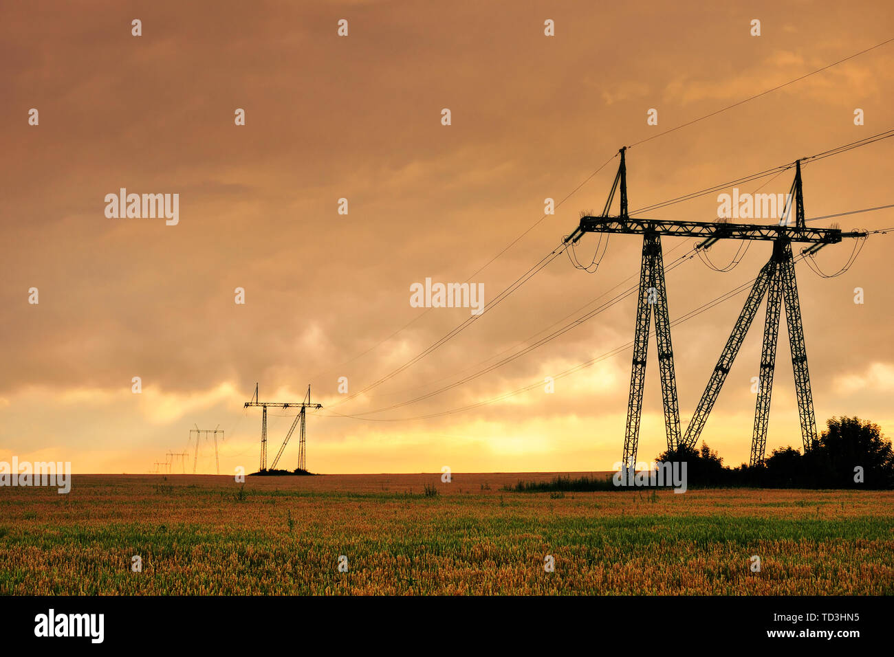 Electric power pylons hi-res stock photography and images - Alamy