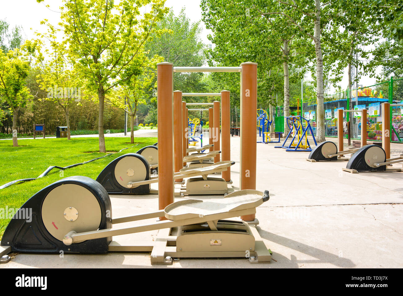 Exercise park beijing hi-res stock photography and images - Alamy