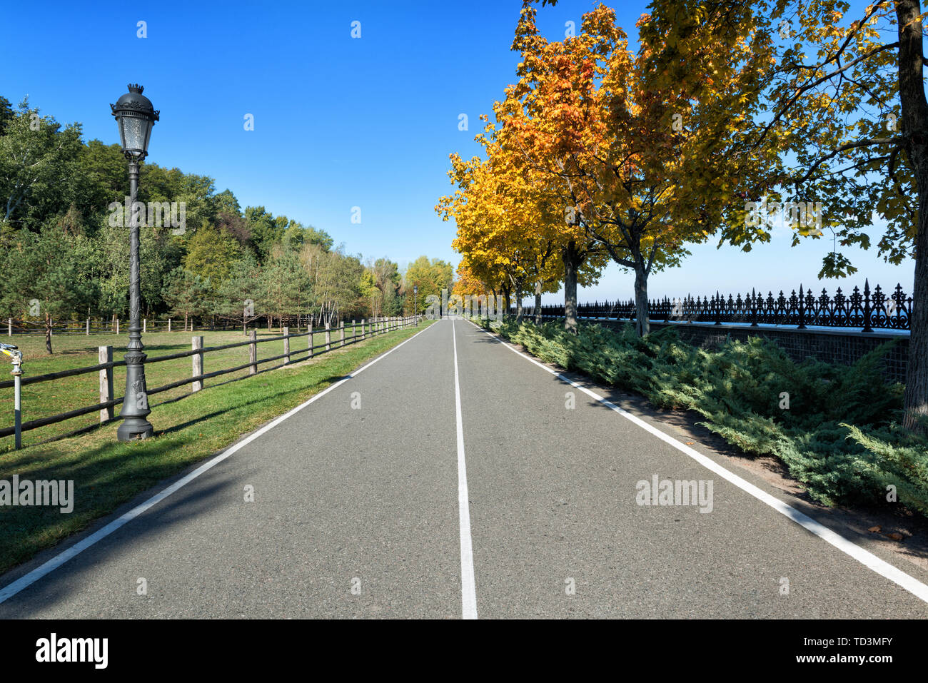 Empty cycle track hi-res stock photography and images - Alamy