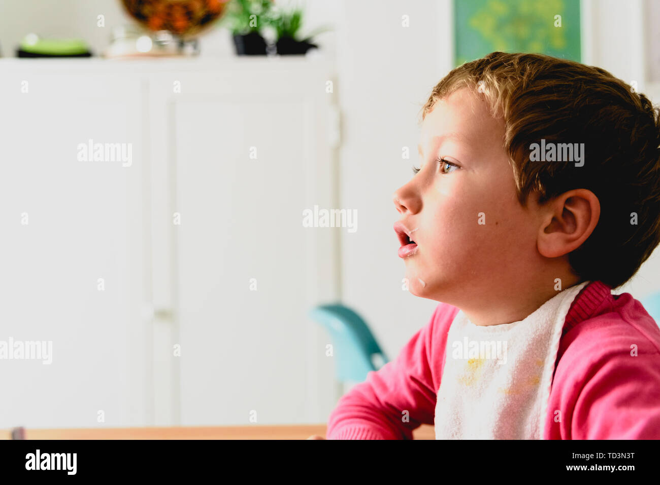 Gawking hi-res stock photography and images - Alamy