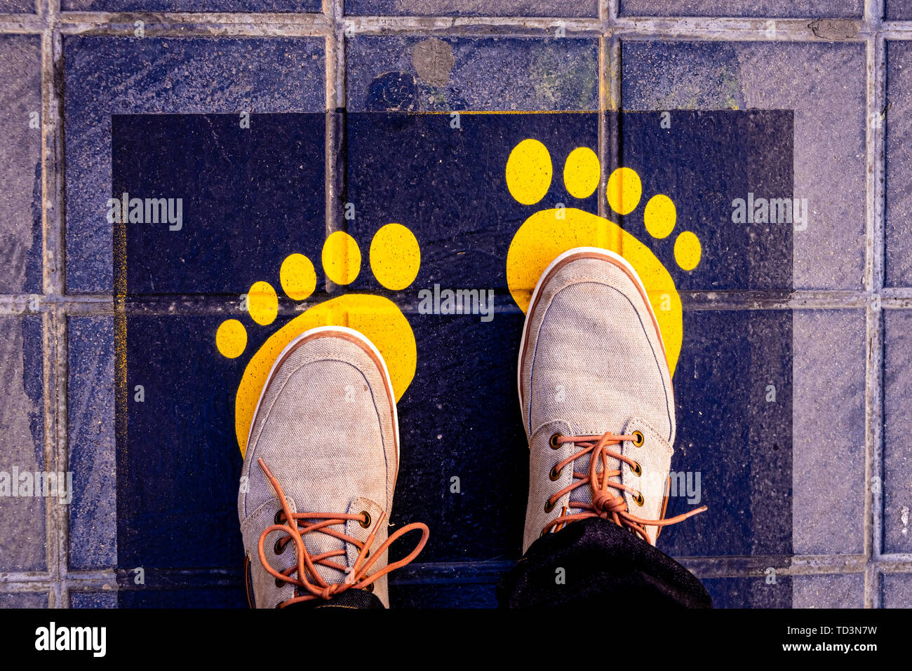 Flat feet children hi-res stock photography and images - Alamy