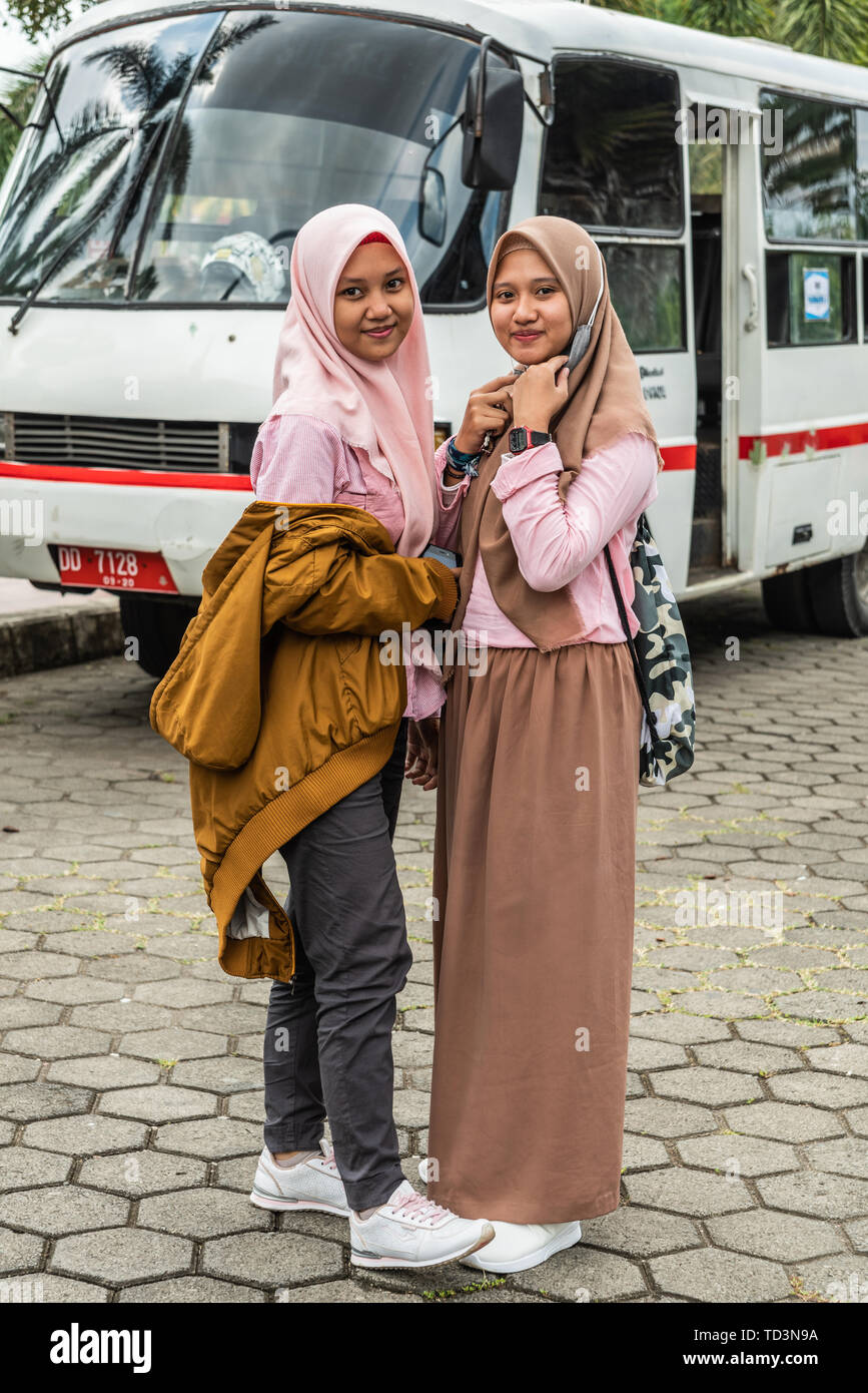 Muslima hi-res stock photography and images - Alamy