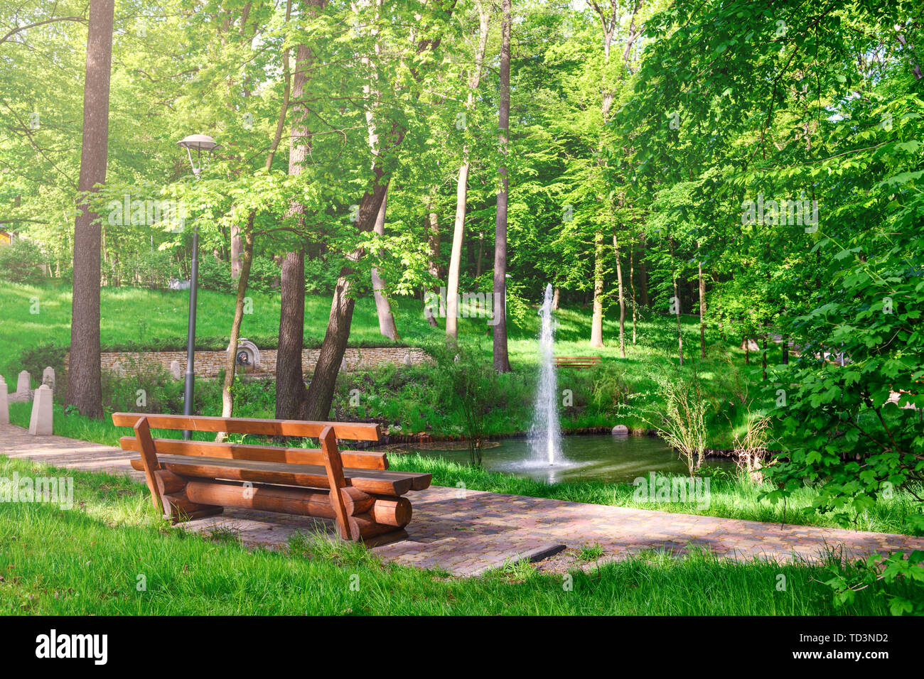 Park bench garden pond path hi-res stock photography and images - Alamy
