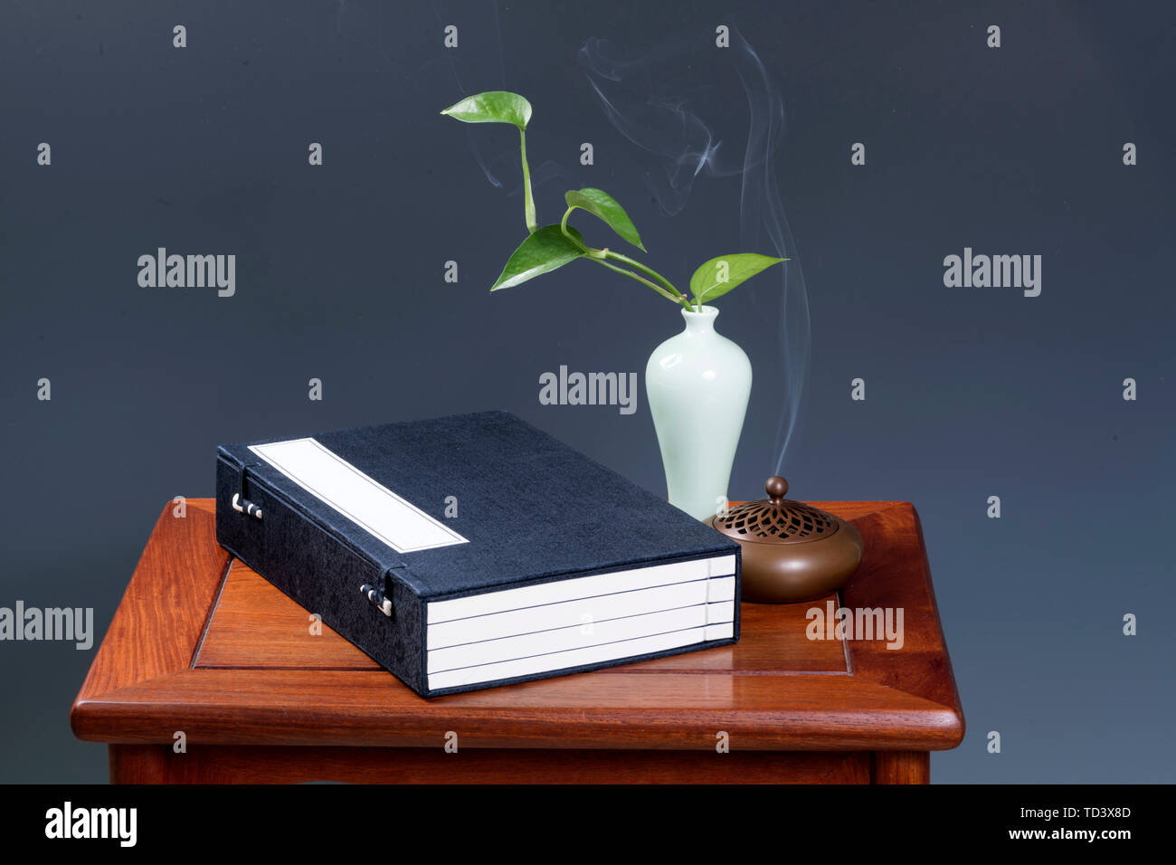 Wire bound books hi-res stock photography and images - Alamy