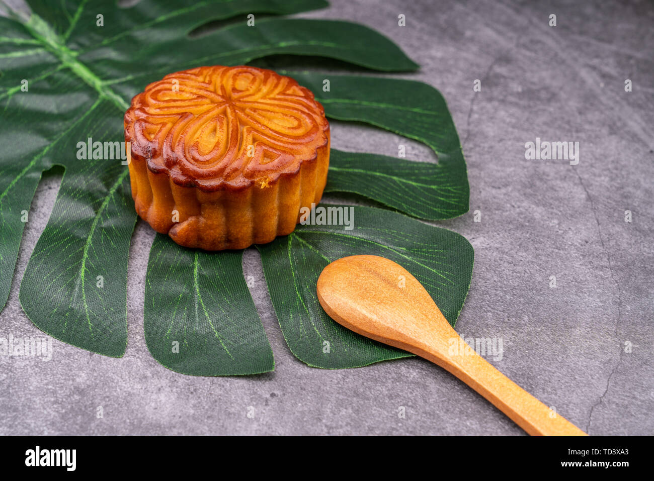 Moon cakes for traditional Chinese festivals Mid-Autumn Festival Stock ...
