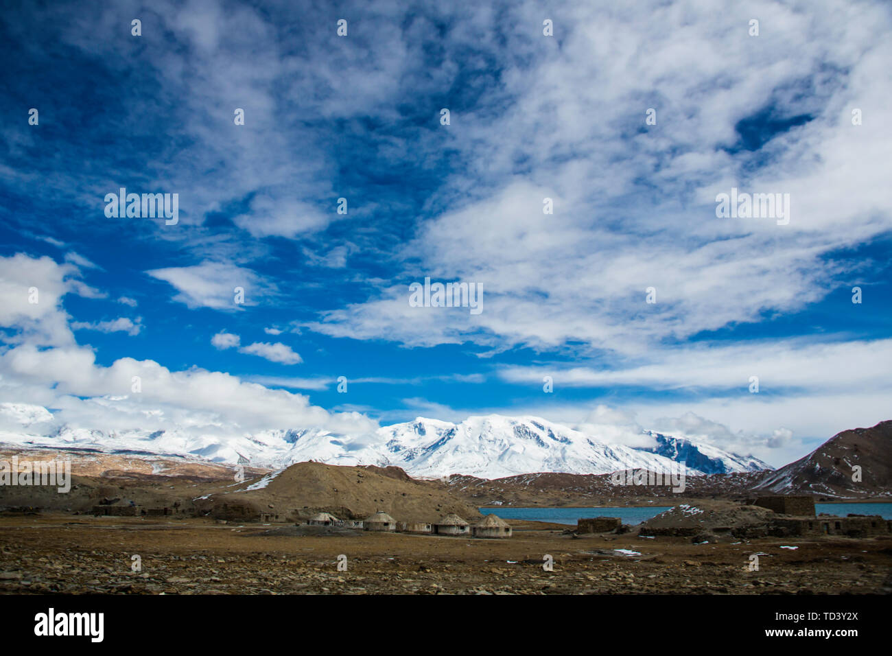 Scenery of Mushtag Snow Mountain in Xinjiang Stock Photo - Alamy