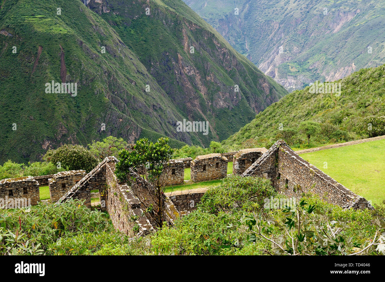 South America - Choquequirao lost ruins (mini - Machu Picchu), remote ...