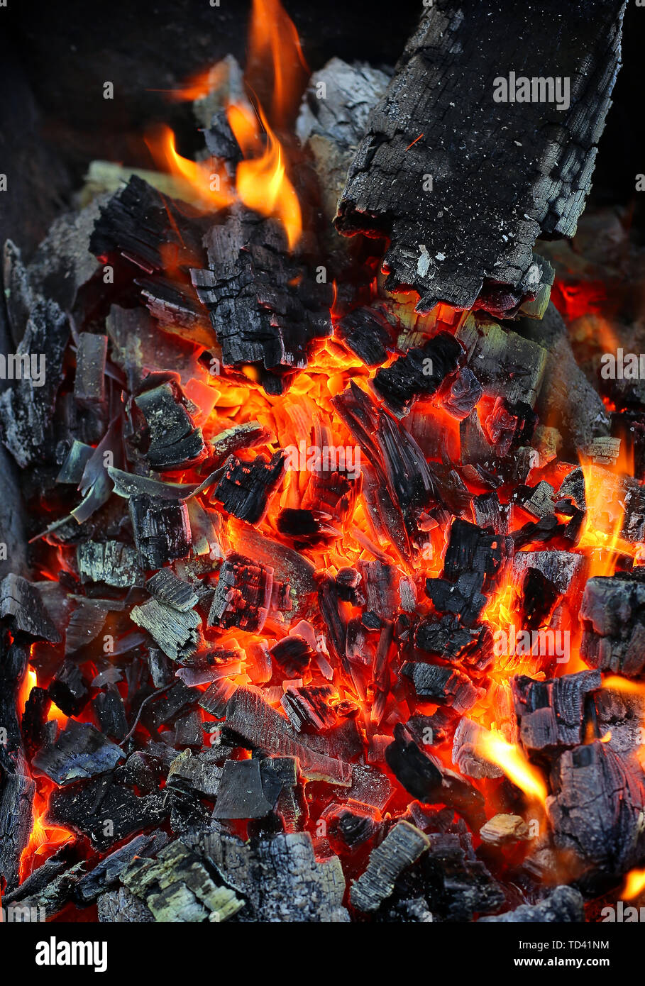 Burning char coals hi-res stock photography and images - Alamy