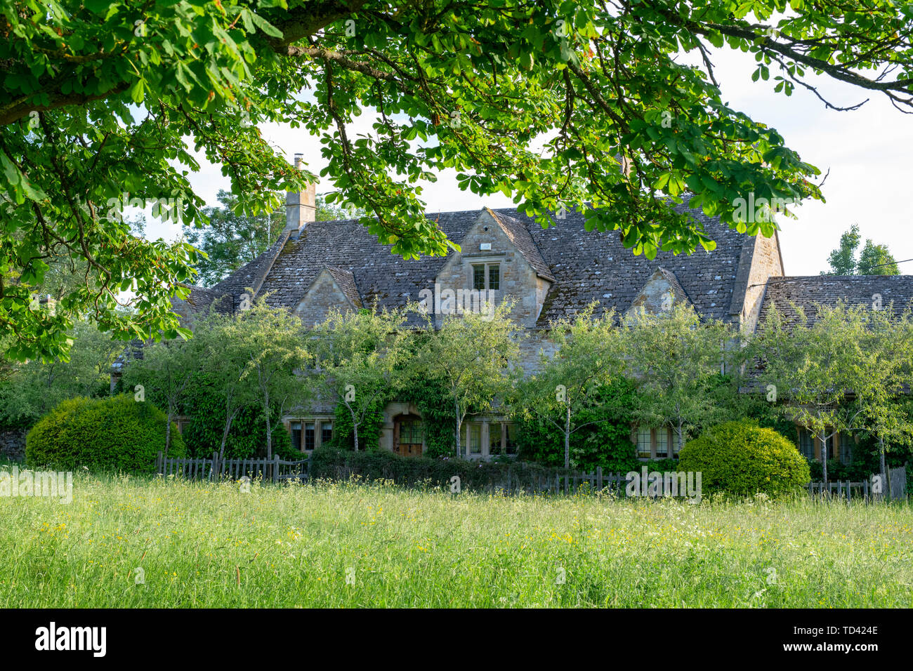Cotswold stone cottage. Wyck Rissington, Cotswolds, Gloucestershire ...