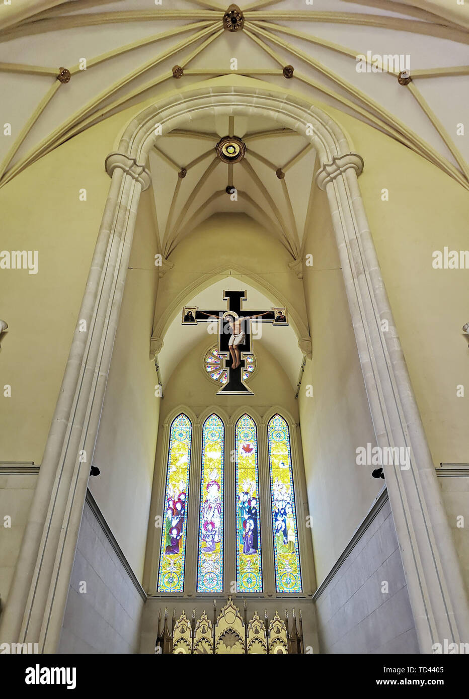 The high altar of the Catholic Church Stock Photo - Alamy