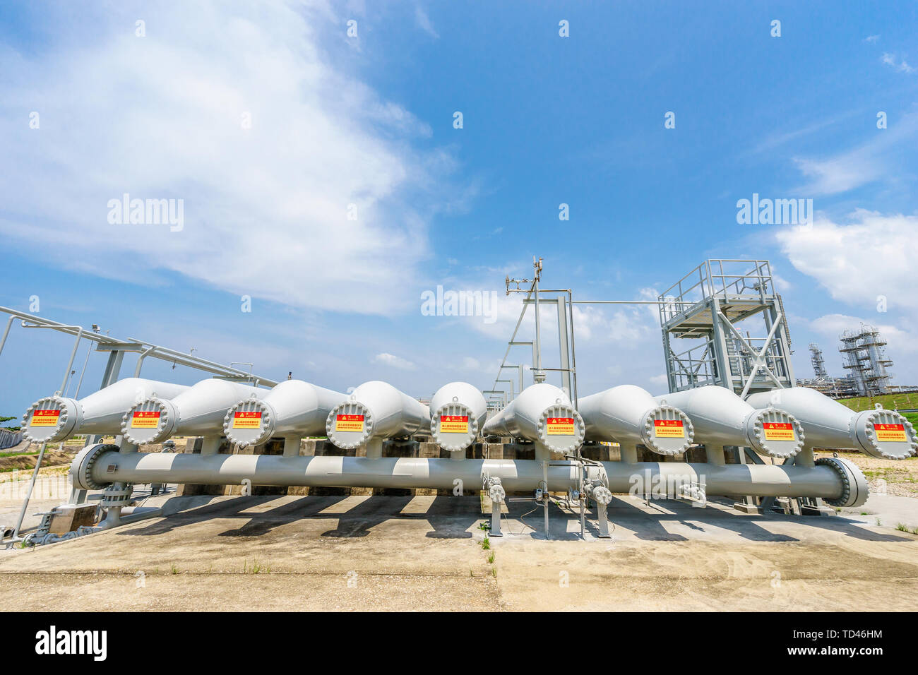 equipment,pipeline and tank of oil refinery plant Stock Photo - Alamy